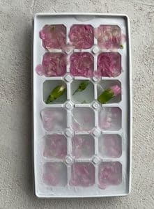 How to make stunning floral ice cubes (balls or spheres) - Claire ...