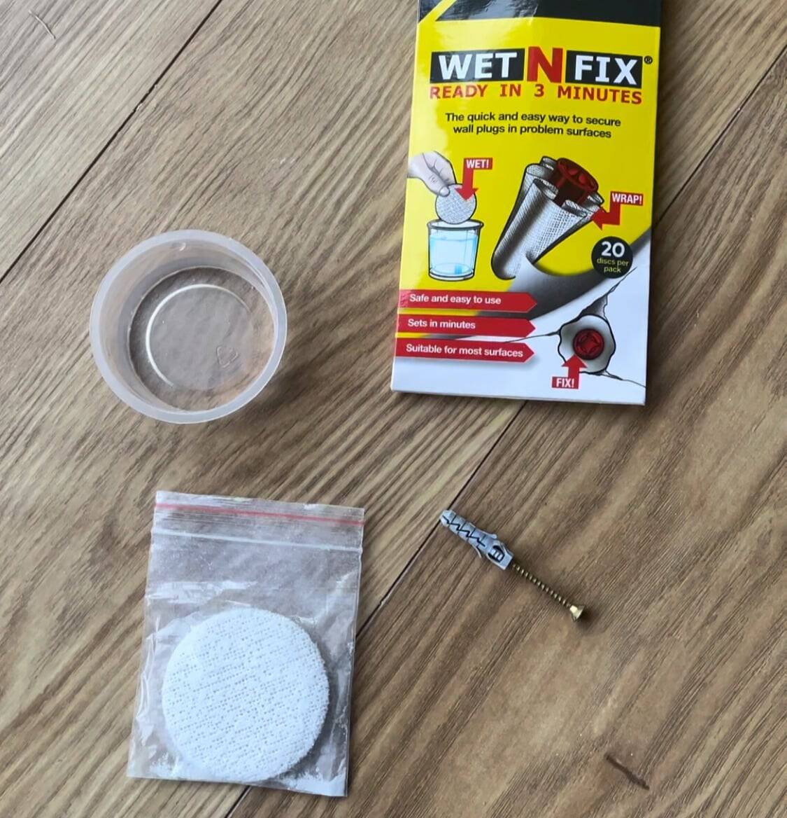 How to use Wet 'n' Fix repair pads for loose rawl plugs - Claire ...