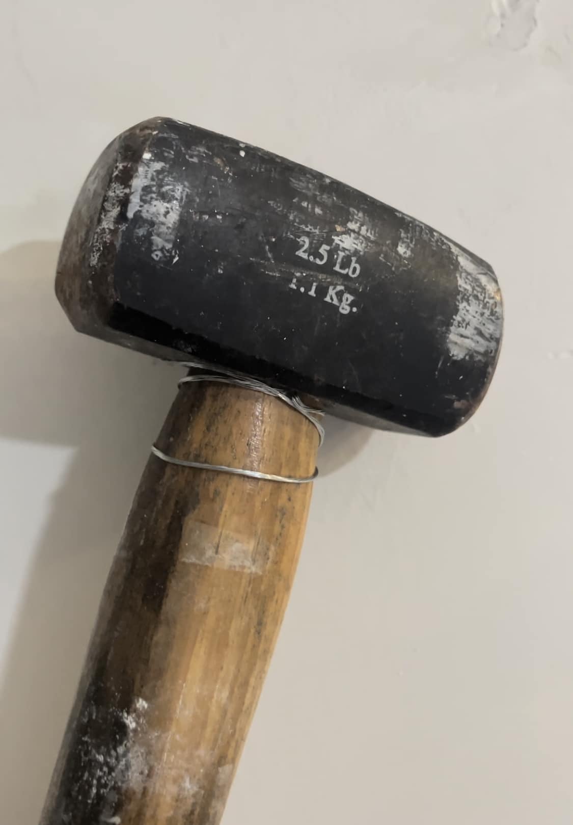 How to use Wet 'n' Fix repair pads for loose rawl plugs - Claire ...