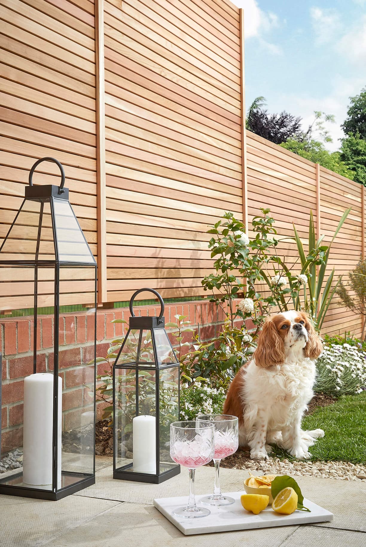 15 fence privacy screen ideas for secluded outdoor space - Claire ...