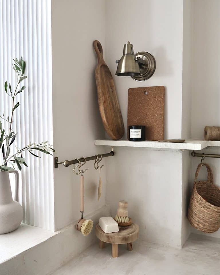 Skirting board tutorial - scribed and external mitre joints you need to ...