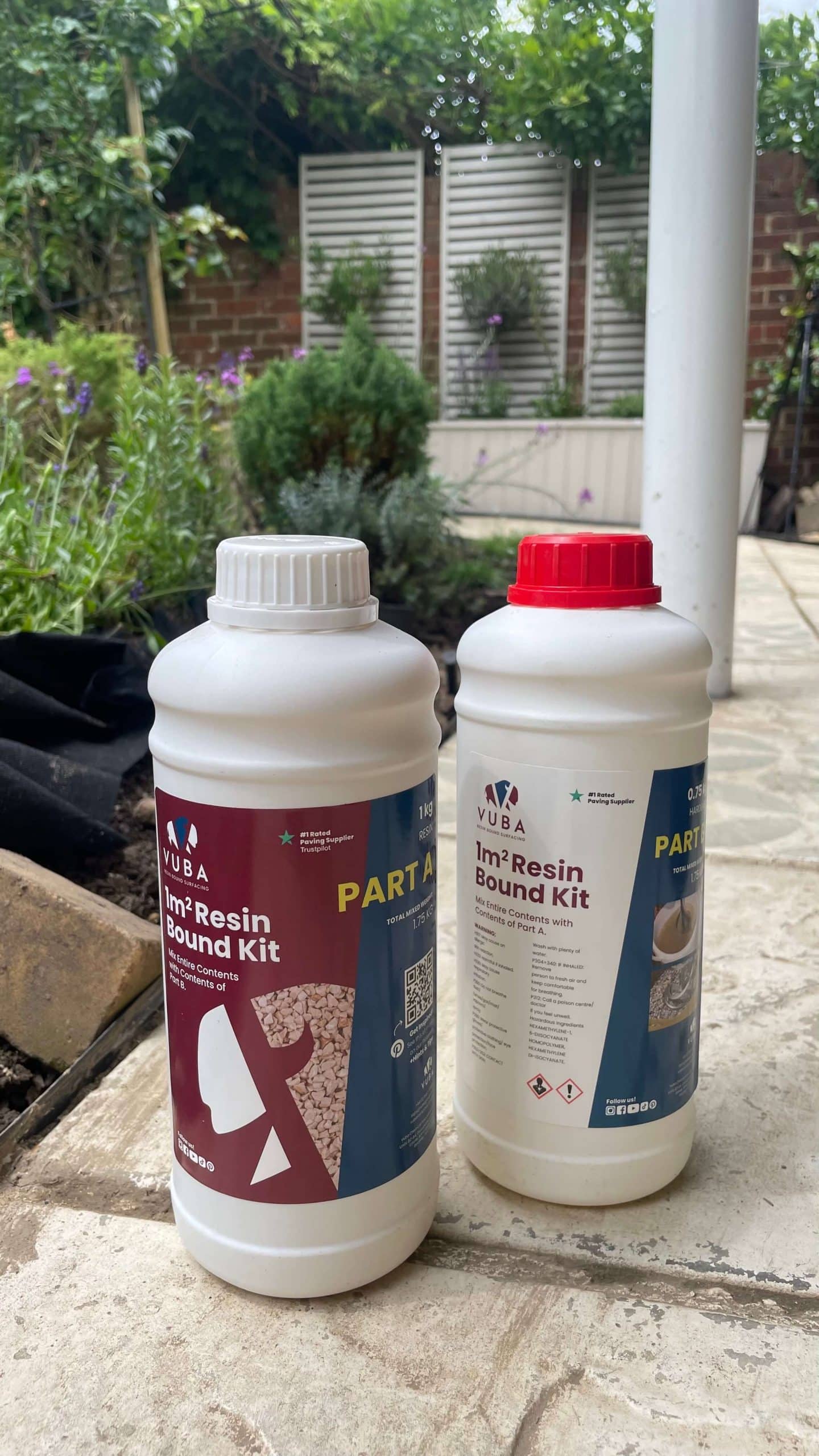 How to lay a resin garden path using Vuba resin-bound gravel DIY kits ...