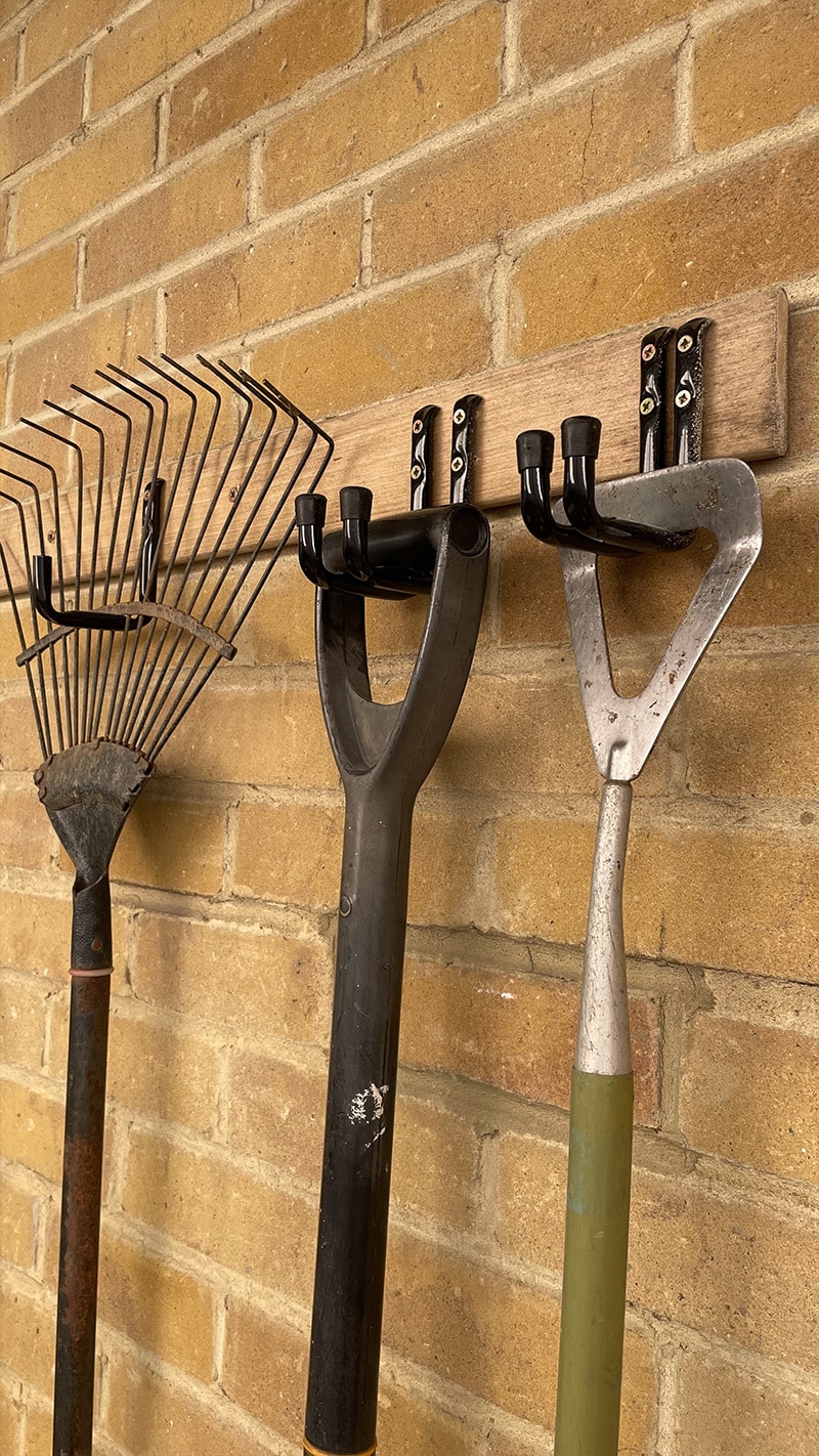 DIY Garden Tool storage: You'll love this easy Hanging Rail idea ...
