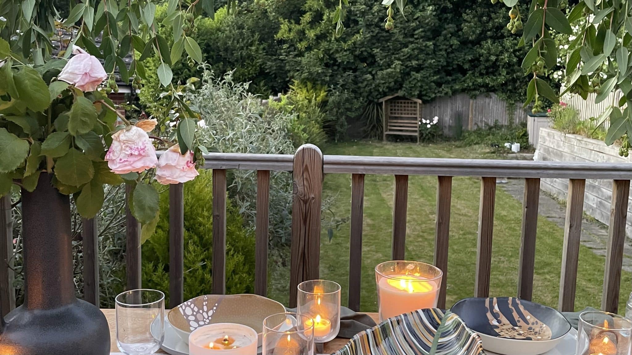 How to lay a resin garden path using Vuba resin-bound gravel DIY kits ...